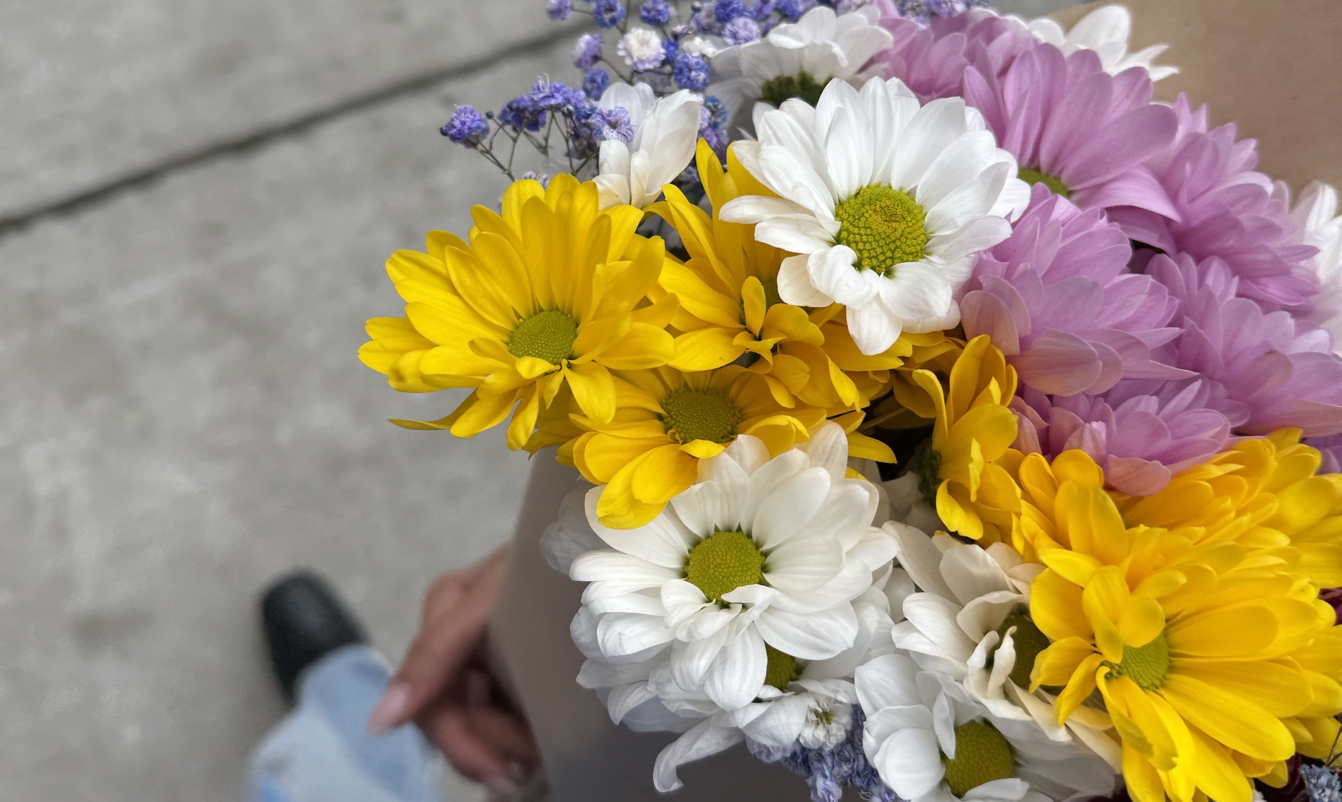 Online Flower Delivery Is Easier Than Ever | Aquarossa Farms